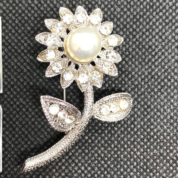 Jewelry | Silver Flower Pin With Crystal Accent | Poshmark